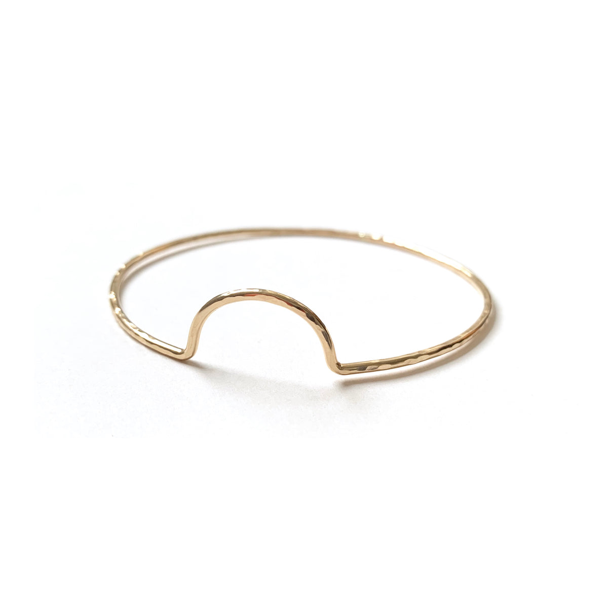 Hammered Arc Bangle– Goldeluxe